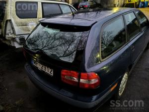 Zils Volvo V40 2002 Rīga, ar dzinēja tilpumu 2.00 L un nobraukumu 283 tūkst. km par 1100 €, foto 3 vietnē AUTOMOTO.COM.LV