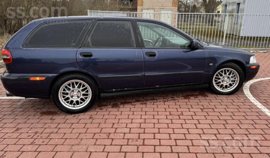 Zils Volvo V40 2002 Preiļi, ar dzinēja tilpumu 1.90 L un nobraukumu 0 tūkst. km par 980 €, foto 3 vietnē AUTOMOTO.COM.LV