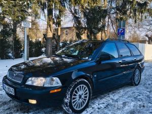 Blue Volvo V40 2002 in Riga, with an engine capacity of 1.90 L and mileage of 277 thousand km for 1650 €, photo 3 on AUTOMOTO.COM.LV