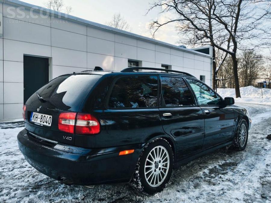 Blue Volvo V40 2002 in Riga, with an engine capacity of 1.90 L and mileage of 277 thousand km for 1650 €, photo 4 on AUTOMOTO.COM.LV