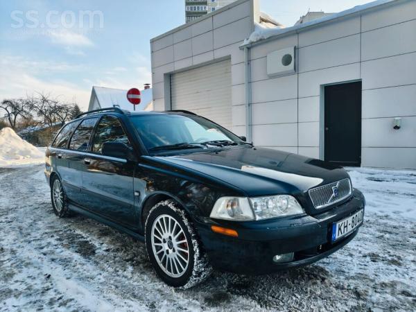 Blue Volvo V40 2002 in Riga, with an engine capacity of 1.90 L and mileage of 277 thousand km for 1650 €, photo 5 on AUTOMOTO.COM.LV