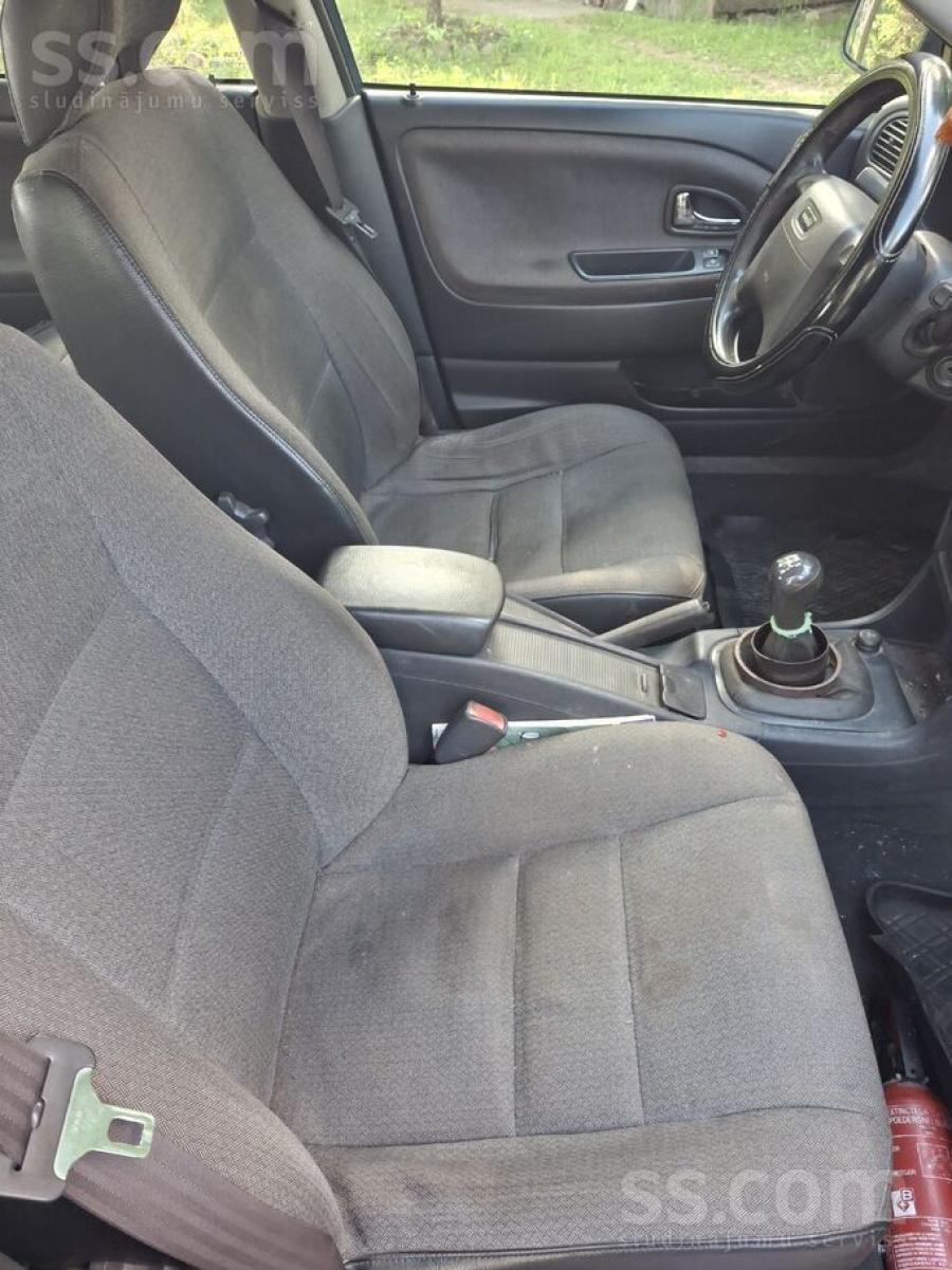 Zils Volvo V40 2002 Saldus, ar dzinēja tilpumu 1.90 L un nobraukumu 417 tūkst. km par 480 €, foto 6 vietnē AUTOMOTO.COM.LV