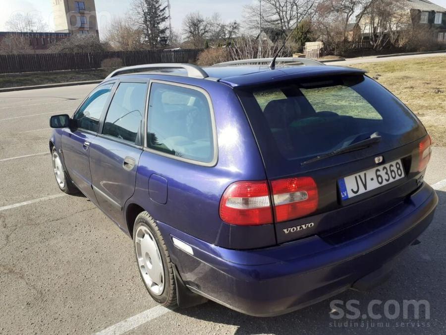 Blue Volvo V40 2003 in Kuldiga, with an engine capacity of 1.90 L and mileage of 320 thousand km for 1450 €, photo 2 on AUTOMOTO.COM.LV