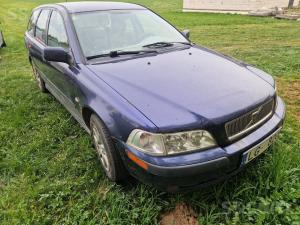 Zils Volvo V40 2003 Kuldīga, ar dzinēja tilpumu 1.80 L un nobraukumu 422 tūkst. km par 450 €, foto 3 vietnē AUTOMOTO.COM.LV