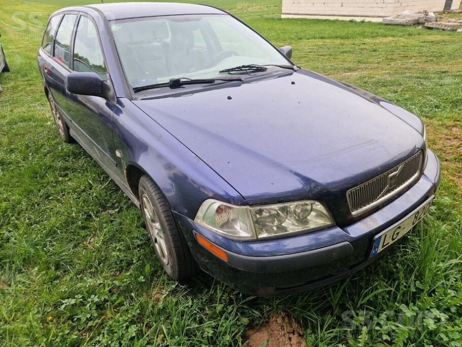 Zils Volvo V40 2003 Kuldīga, ar dzinēja tilpumu 1.80 L un nobraukumu 422 tūkst. km par 450 €, foto 3 vietnē AUTOMOTO.COM.LV