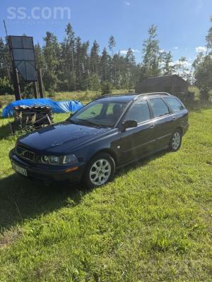 Blue Volvo V40 2003 in Jekabpils, with an engine capacity of 1.90 L and mileage of 337 thousand km for 1300 €, photo  on AUTOMOTO.COM.LV