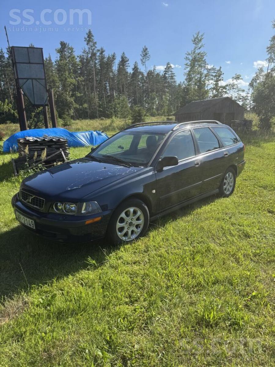 Blue Volvo V40 2003 in Jekabpils, with an engine capacity of 1.90 L and mileage of 337 thousand km for 1300 €, photo 1 on AUTOMOTO.COM.LV