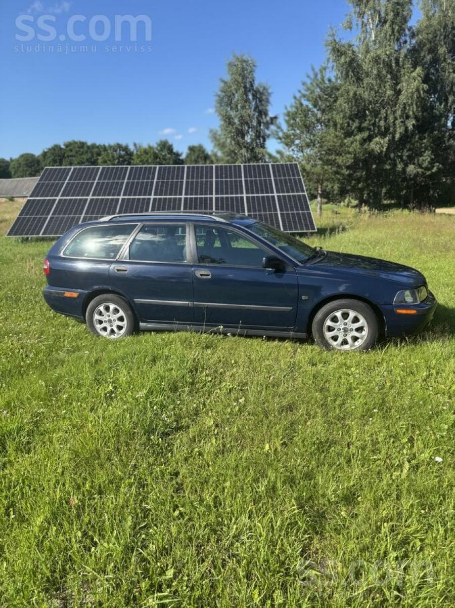 Blue Volvo V40 2003 in Jekabpils, with an engine capacity of 1.90 L and mileage of 337 thousand km for 1300 €, photo 7 on AUTOMOTO.COM.LV