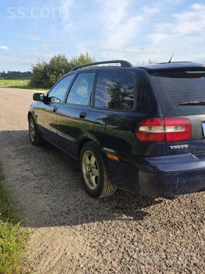 Zils Volvo V40 2003 Ogre, ar dzinēja tilpumu 1.90 L un nobraukumu 331 tūkst. km par 1000 €, foto 5 vietnē AUTOMOTO.COM.LV