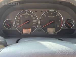 Zils Volvo V40 2003 Ogre, ar dzinēja tilpumu 1.90 L un nobraukumu 331 tūkst. km par 1000 €, foto 10 vietnē AUTOMOTO.COM.LV