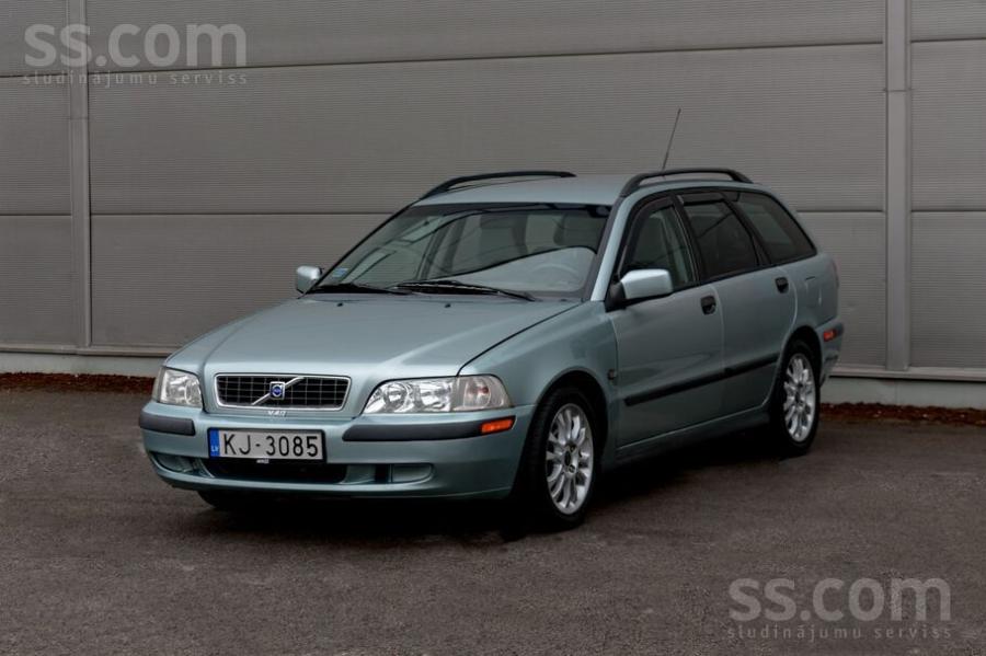 Zils Volvo V40 2004 Rīga, ar dzinēja tilpumu 1.90 L un nobraukumu 0 tūkst. km par 1493 €, foto 1 vietnē AUTOMOTO.COM.LV