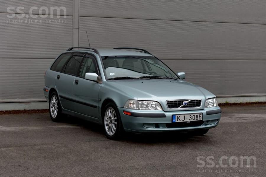 Zils Volvo V40 2004 Rīga, ar dzinēja tilpumu 1.90 L un nobraukumu 0 tūkst. km par 1493 €, foto 3 vietnē AUTOMOTO.COM.LV