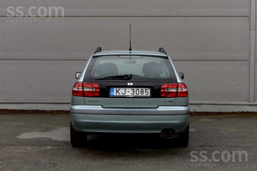 Zils Volvo V40 2004 Rīga, ar dzinēja tilpumu 1.90 L un nobraukumu 0 tūkst. km par 1493 €, foto 6 vietnē AUTOMOTO.COM.LV