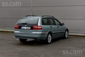 Zils Volvo V40 2004 Rīga, ar dzinēja tilpumu 1.90 L un nobraukumu 0 tūkst. km par 1493 €, foto 7 vietnē AUTOMOTO.COM.LV