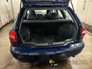 Zils Volvo V40 2004 Viljandi, ar dzinēja tilpumu 1.90 L un nobraukumu 240 tūkst. km par 3390 €, foto 14 vietnē AUTOMOTO.COM.LV