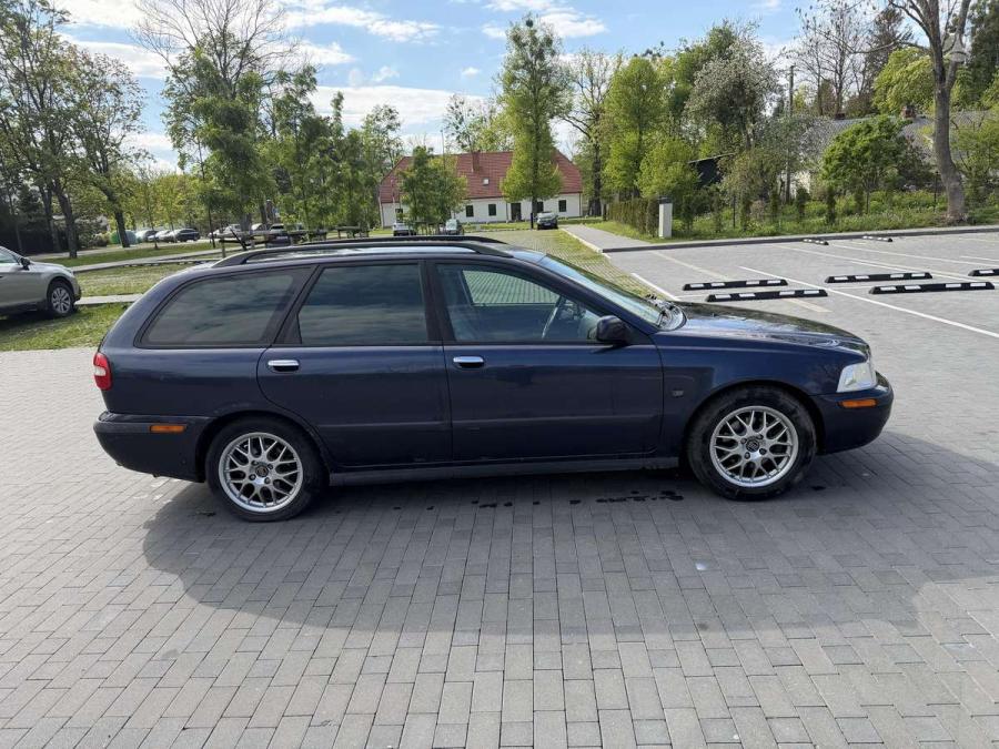 Zils Volvo V40 2004 Kauņa, ar dzinēja tilpumu 2.00 L un nobraukumu 245 tūkst. km par 625 €, foto 5 vietnē AUTOMOTO.COM.LV