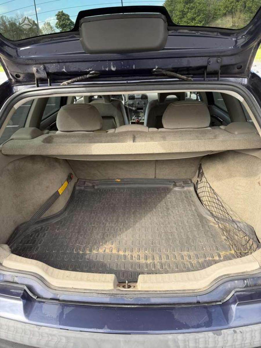 Zils Volvo V40 2004 Kauņa, ar dzinēja tilpumu 2.00 L un nobraukumu 245 tūkst. km par 625 €, foto 15 vietnē AUTOMOTO.COM.LV