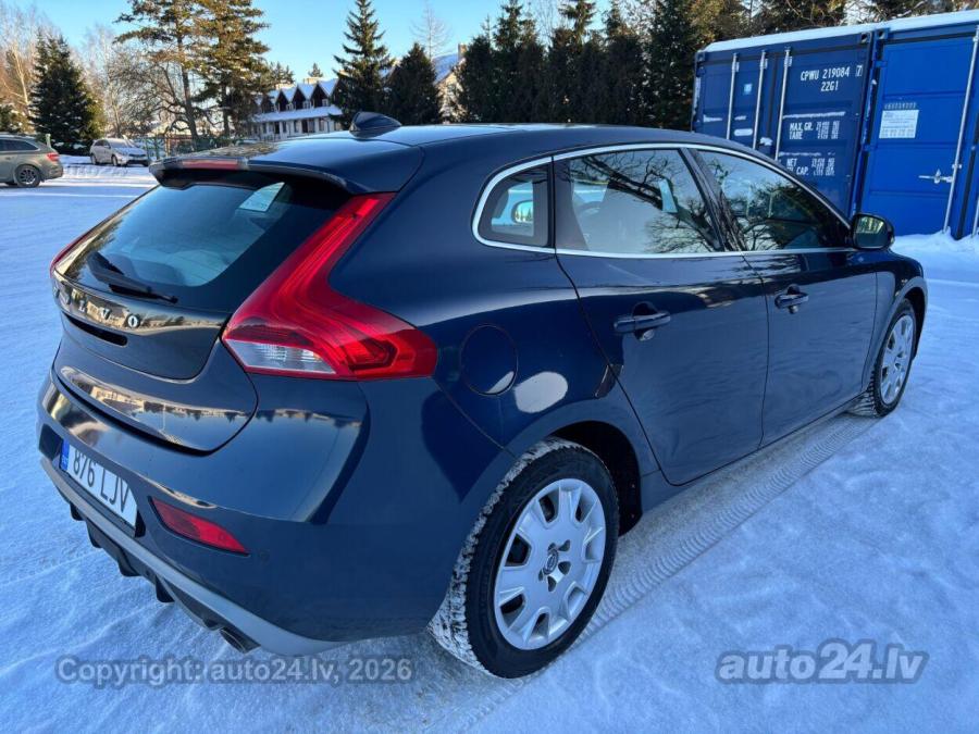 Zils Volvo V40 2014 Paide, ar dzinēja tilpumu 2.00 L un nobraukumu 345 tūkst. km par 6890 €, foto 5 vietnē AUTOMOTO.COM.LV