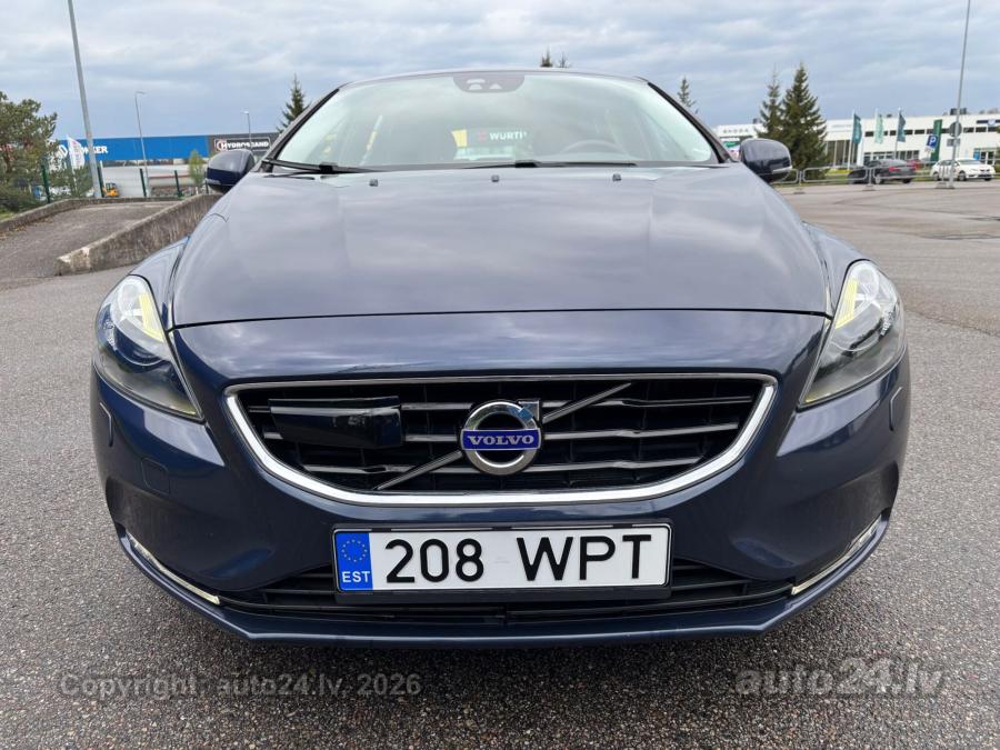 Blue Volvo V40 2014 in Paide, with an engine capacity of 2.00 L and mileage of 216 thousand km for 8290 €, photo 3 on AUTOMOTO.COM.LV