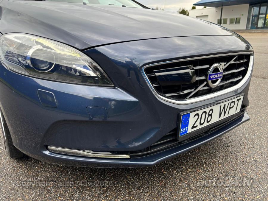Blue Volvo V40 2014 in Paide, with an engine capacity of 2.00 L and mileage of 216 thousand km for 8290 €, photo 8 on AUTOMOTO.COM.LV