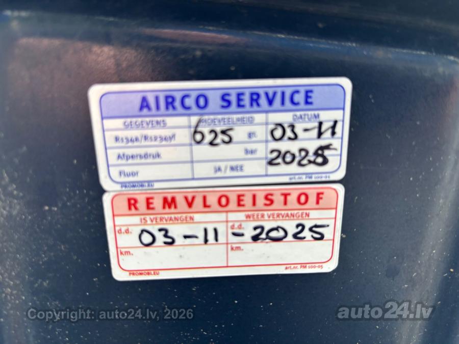 Blue Volvo V40 2014 in Paide, with an engine capacity of 2.00 L and mileage of 216 thousand km for 8290 €, photo 27 on AUTOMOTO.COM.LV