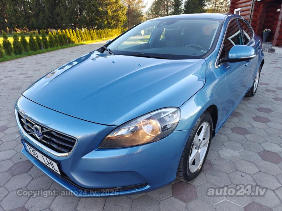 Zils Volvo V40 2014 Paide, ar dzinēja tilpumu 2.00 L un nobraukumu 298 tūkst. km par 6490 €, foto 1 vietnē AUTOMOTO.COM.LV