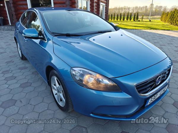Синий Вольво В40 2014 в Пайде, объемом двигателя 2.00 л и пробегом 298 тыс. км за 6490 €, фото 2 на AUTOMOTO.COM.LV