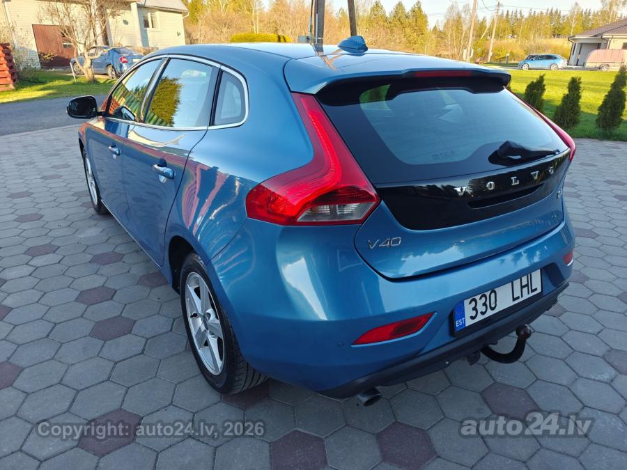 Zils Volvo V40 2014 Paide, ar dzinēja tilpumu 2.00 L un nobraukumu 298 tūkst. km par 6490 €, foto 6 vietnē AUTOMOTO.COM.LV