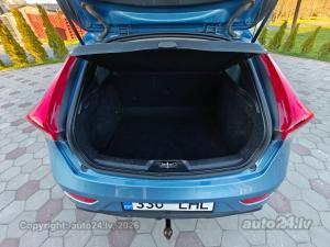 Zils Volvo V40 2014 Paide, ar dzinēja tilpumu 2.00 L un nobraukumu 298 tūkst. km par 6490 €, foto 8 vietnē AUTOMOTO.COM.LV