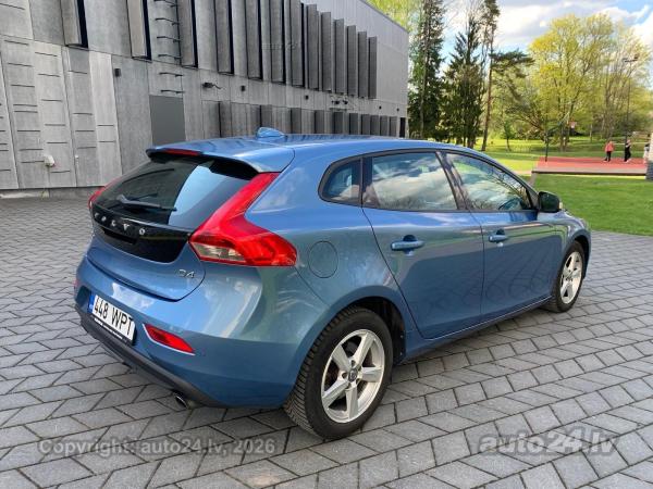 Blue Volvo V40 2014 in Rapla, with an engine capacity of 2.00 L and mileage of 0 thousand km for 6950 €, photo 5 on AUTOMOTO.COM.LV