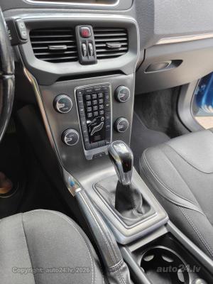 Blue Volvo V40 2014 in Tallinn, with an engine capacity of 2.00 L and mileage of 290 thousand km for 3500 €, photo 8 on AUTOMOTO.COM.LV