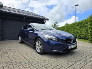 Zils Volvo V40 2014 Tartu, ar dzinēja tilpumu 2.00 L un nobraukumu 305 tūkst. km par 6290 €, foto 3 vietnē AUTOMOTO.COM.LV