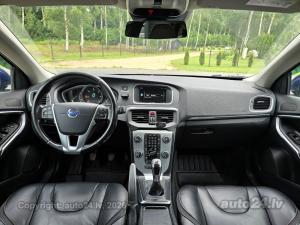 Zils Volvo V40 2014 Tartu, ar dzinēja tilpumu 2.00 L un nobraukumu 305 tūkst. km par 6290 €, foto 8 vietnē AUTOMOTO.COM.LV