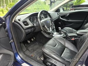 Zils Volvo V40 2014 Tartu, ar dzinēja tilpumu 2.00 L un nobraukumu 305 tūkst. km par 6290 €, foto 9 vietnē AUTOMOTO.COM.LV