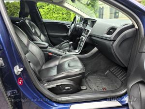 Zils Volvo V40 2014 Tartu, ar dzinēja tilpumu 2.00 L un nobraukumu 305 tūkst. km par 6290 €, foto 13 vietnē AUTOMOTO.COM.LV