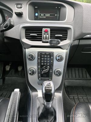 Zils Volvo V40 2014 Tartu, ar dzinēja tilpumu 2.00 L un nobraukumu 305 tūkst. km par 6290 €, foto 15 vietnē AUTOMOTO.COM.LV