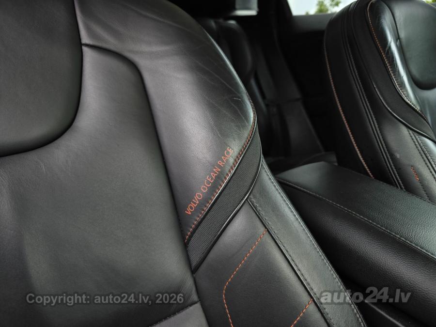 Zils Volvo V40 2014 Tartu, ar dzinēja tilpumu 2.00 L un nobraukumu 305 tūkst. km par 6290 €, foto 16 vietnē AUTOMOTO.COM.LV