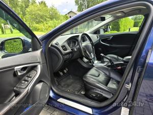 Zils Volvo V40 2014 Tartu, ar dzinēja tilpumu 2.00 L un nobraukumu 305 tūkst. km par 6290 €, foto 19 vietnē AUTOMOTO.COM.LV
