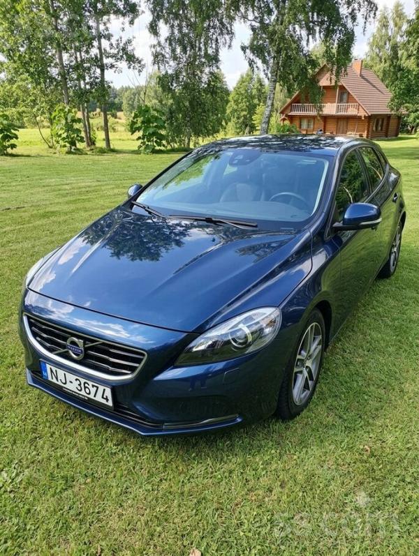 Вольво В40 2014 в Даугавпилс на AUTOMOTO.COM.LV Синий Вольво В40 2014 в Даугавпилс, объемом двигателя 2.00 л и пробегом 340 тыс. км за 5990 €, фото 1 на AUTOMOTO.COM.LV