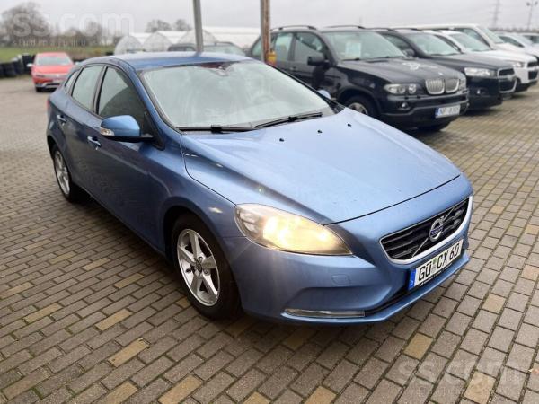 Blue Volvo V40 2015 in Talsi, with an engine capacity of 1.60 L and mileage of 229 thousand km for 8970 €, photo 2 on AUTOMOTO.COM.LV