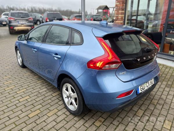 Blue Volvo V40 2015 in Talsi, with an engine capacity of 1.60 L and mileage of 229 thousand km for 8970 €, photo 4 on AUTOMOTO.COM.LV