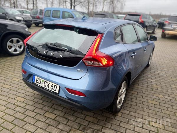 Blue Volvo V40 2015 in Talsi, with an engine capacity of 1.60 L and mileage of 229 thousand km for 8970 €, photo 5 on AUTOMOTO.COM.LV