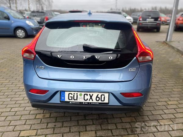 Blue Volvo V40 2015 in Talsi, with an engine capacity of 1.60 L and mileage of 229 thousand km for 8970 €, photo 6 on AUTOMOTO.COM.LV