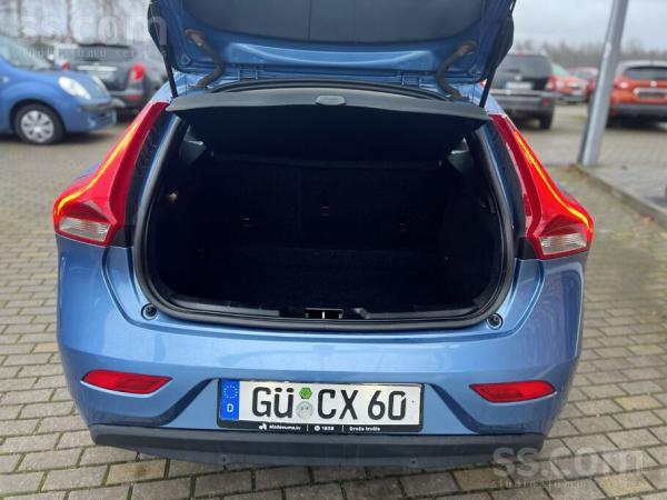 Blue Volvo V40 2015 in Talsi, with an engine capacity of 1.60 L and mileage of 229 thousand km for 8970 €, photo 7 on AUTOMOTO.COM.LV