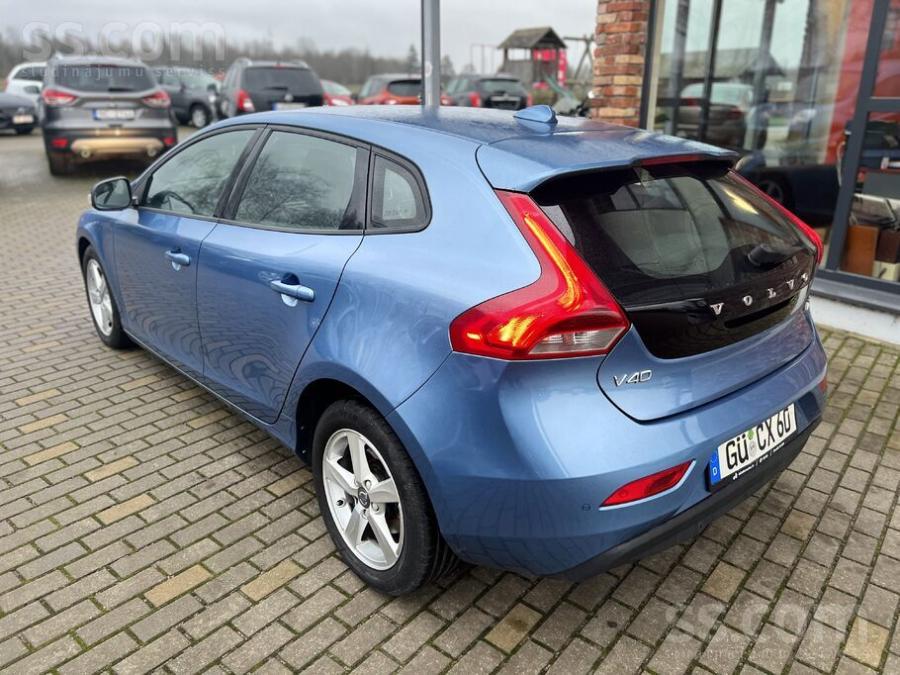 Zils Volvo V40 2015 Talsi, ar dzinēja tilpumu 1.60 L un nobraukumu 229 tūkst. km par 8470 €, foto 5 vietnē AUTOMOTO.COM.LV