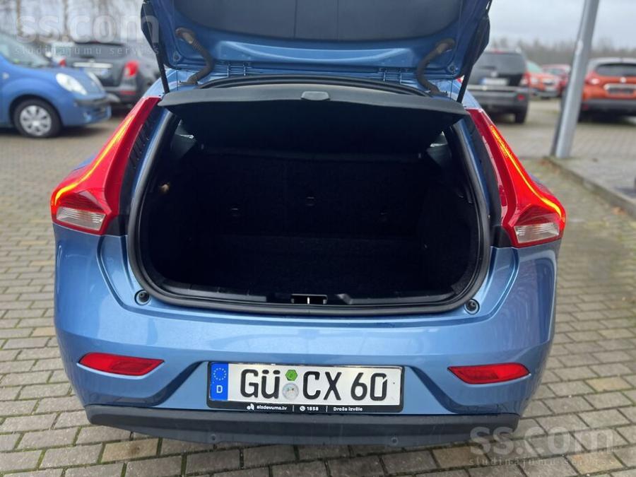 Zils Volvo V40 2015 Talsi, ar dzinēja tilpumu 1.60 L un nobraukumu 229 tūkst. km par 8470 €, foto 8 vietnē AUTOMOTO.COM.LV