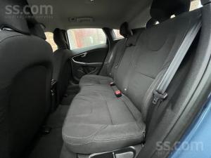 Zils Volvo V40 2015 Talsi, ar dzinēja tilpumu 1.60 L un nobraukumu 229 tūkst. km par 8470 €, foto 13 vietnē AUTOMOTO.COM.LV