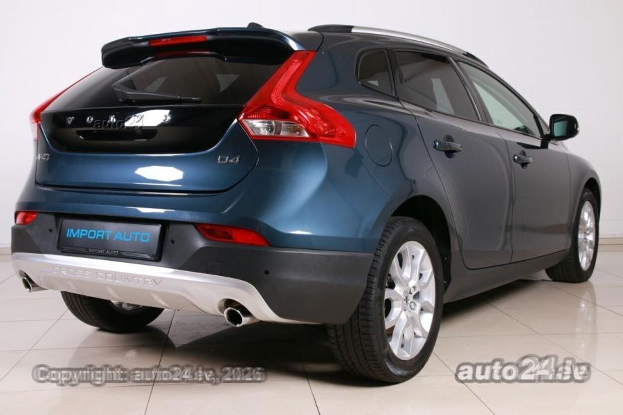 Zils Volvo V40 2016 Pērnava, ar dzinēja tilpumu 2.00 L un nobraukumu 114 tūkst. km par 16990 €, foto 7 vietnē AUTOMOTO.COM.LV
