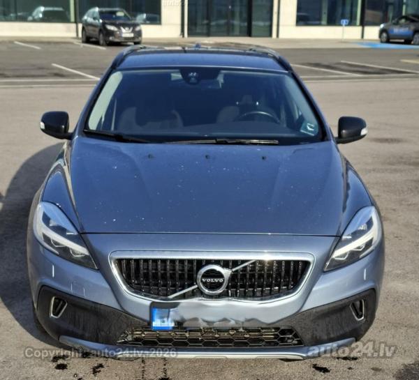 Zils Volvo V40 2017 Tallina, ar dzinēja tilpumu 1.50 L un nobraukumu 162 tūkst. km par 11900 €, foto 1 vietnē AUTOMOTO.COM.LV