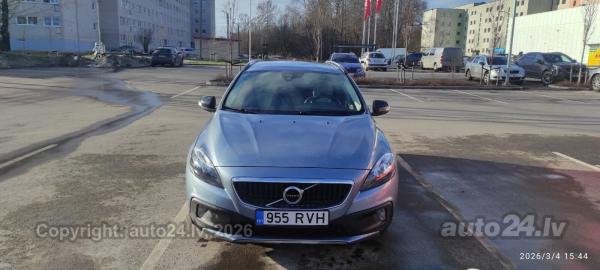 Blue Volvo V40 2017 in Tallinn, with an engine capacity of 2.00 L and mileage of 200 thousand km for 14000 €, photo 1 on AUTOMOTO.COM.LV